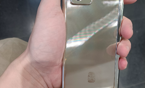 Samsung vydal čínskou exkluzivní verzi Galaxy Z Fold 2, je výrazně ...