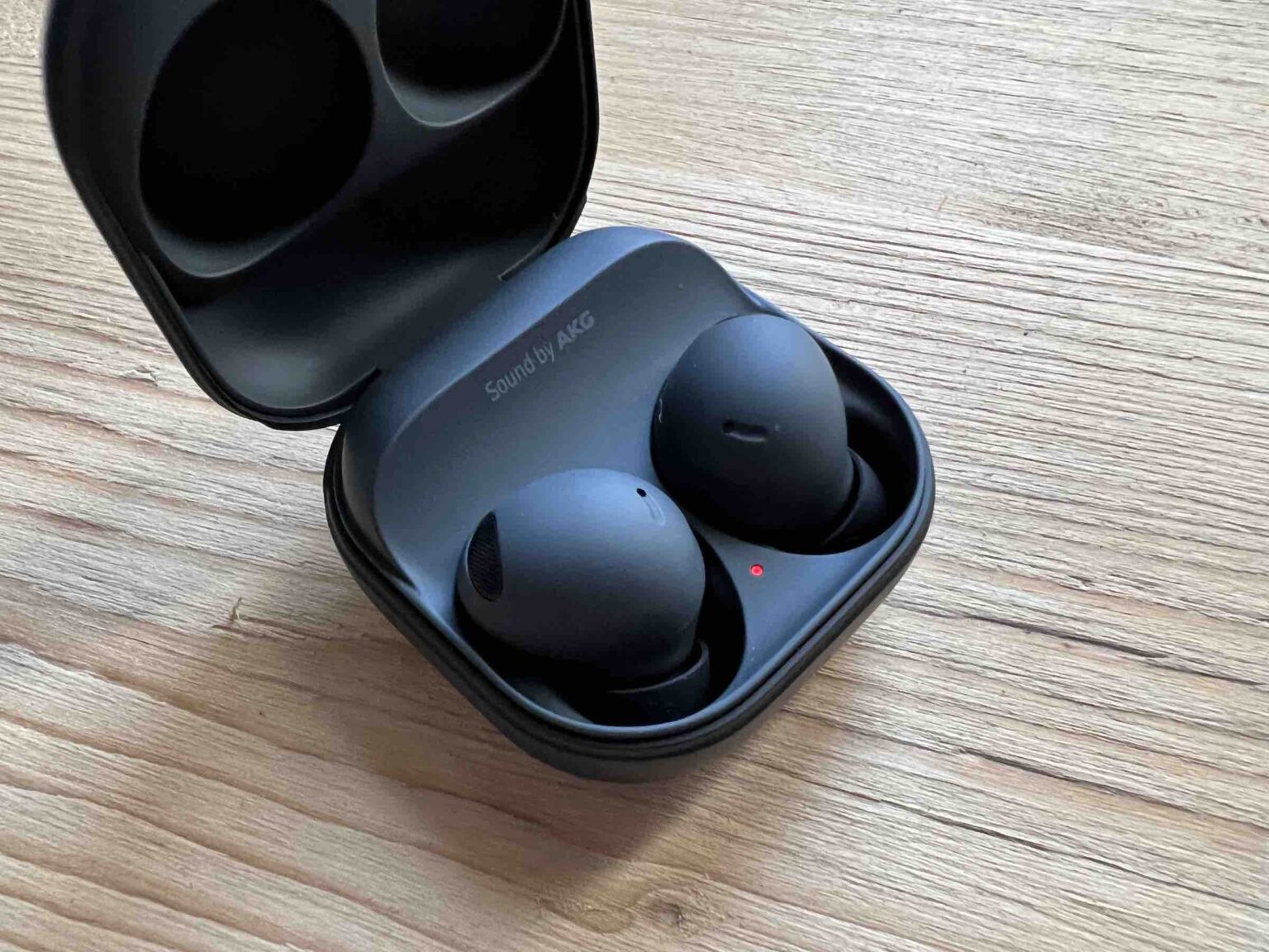 Hoe een hoofdtelefoon te koppelen Galaxy Buds s Windows - Samsung Magazine