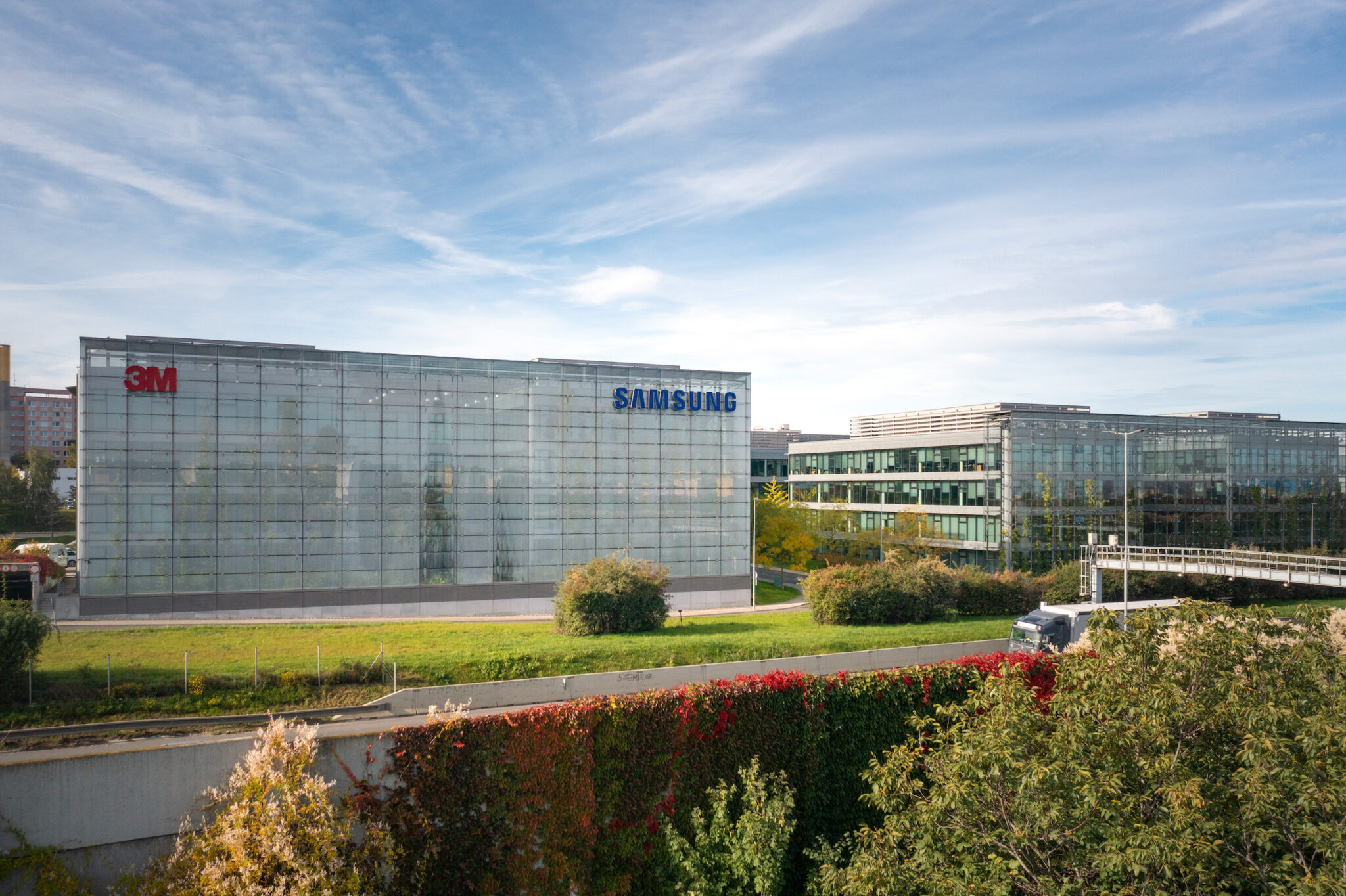 Samsung reports record quarterly sales. A number of factors helped it ...