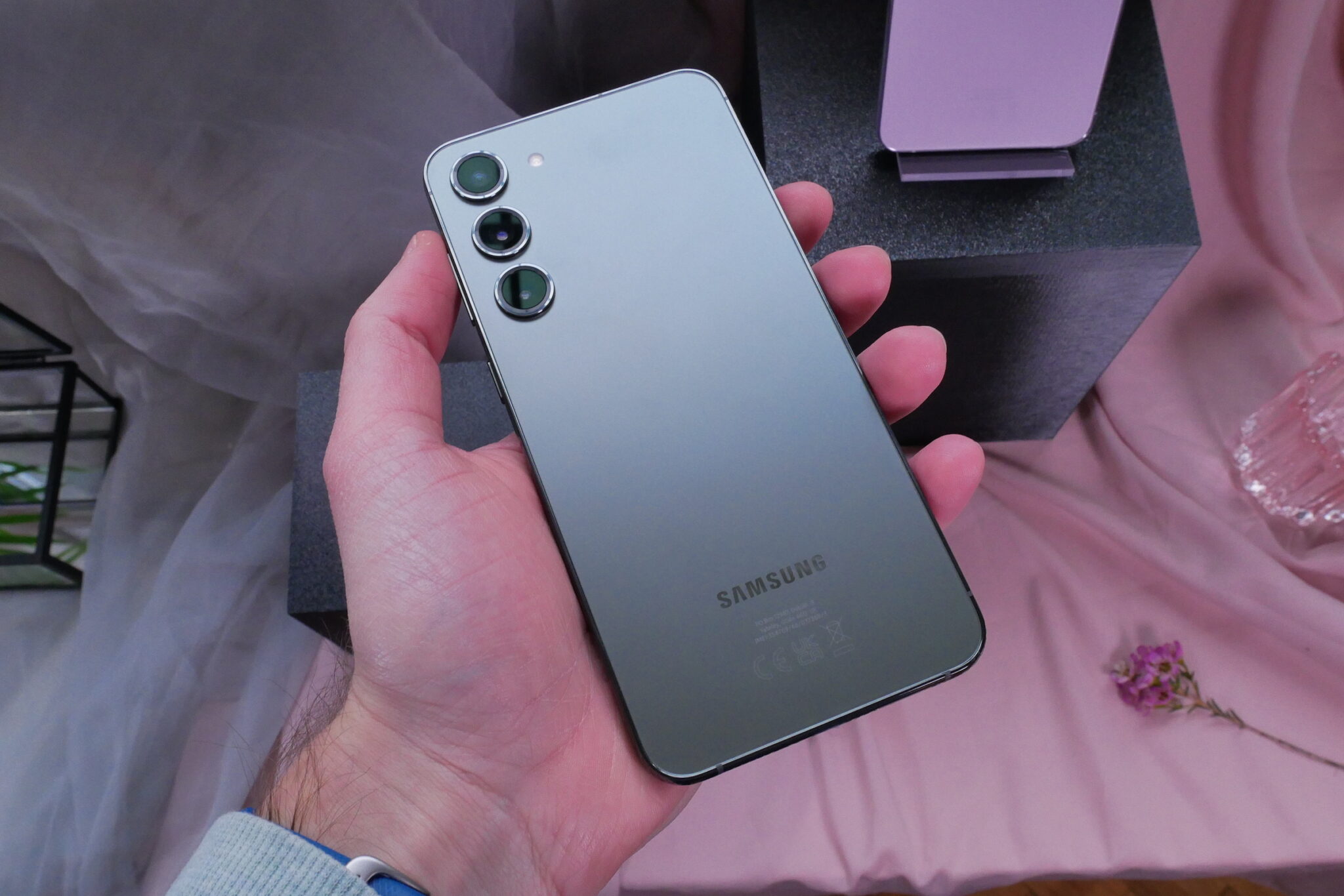 What charger do you need for Galaxy S23, S23+ and S23 Ultra? - Samsung ...