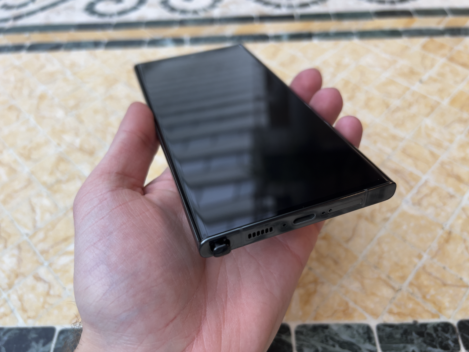 Green and pink display line problem Galaxy S23 is back. What about it ...