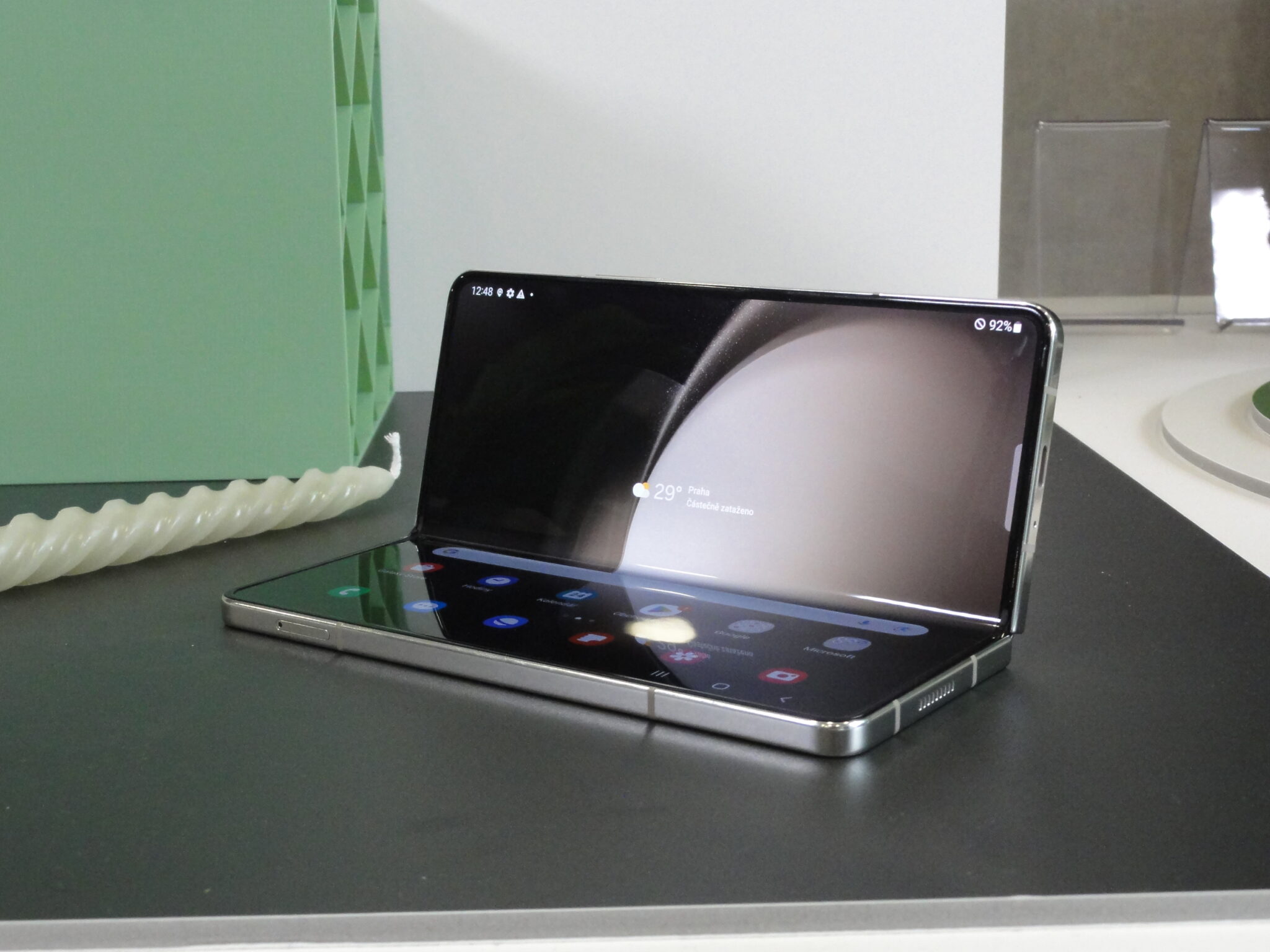 Jakou kapacitu baterie mají Galaxy Z Fold5 a Z Flip5 a jak rychle se ...