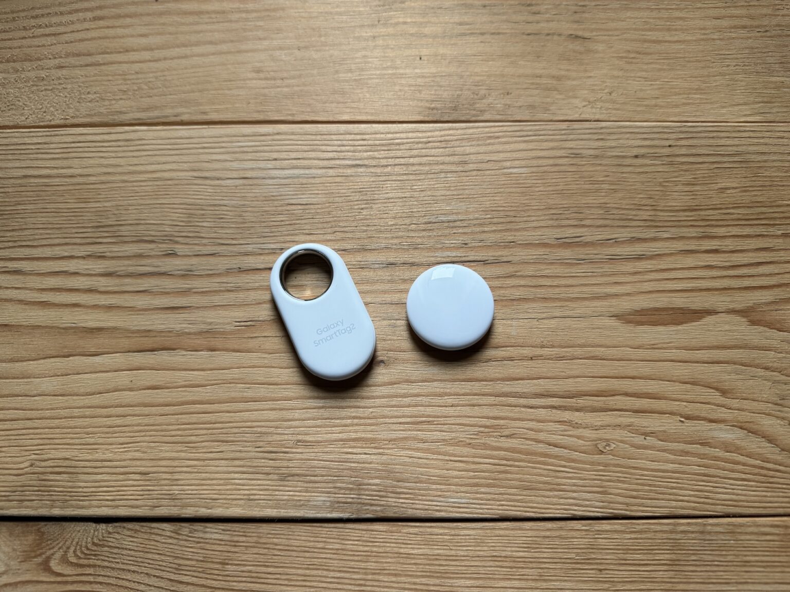 Samsung Galaxy SmartTag2 vs. Apple AirTag: What is different and what ...