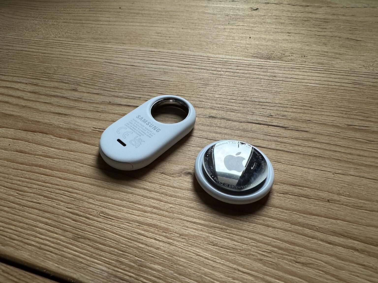 Samsung Galaxy SmartTag2 vs. Apple AirTag: What is different and what ...