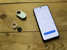 Samsung Galaxy SmartTag2 vs Apple AirTag: Was macht es anders und ...