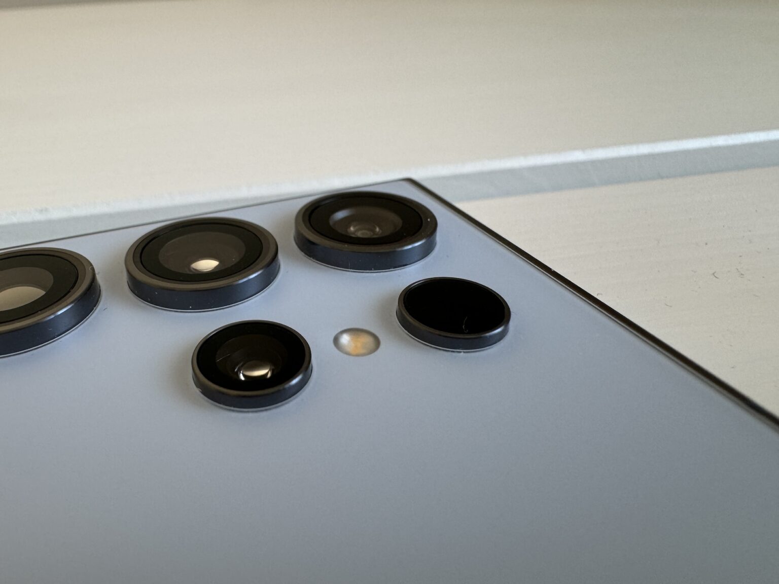 Galaxy S24 Ultra It has a hidden microphone that you probably don't ...