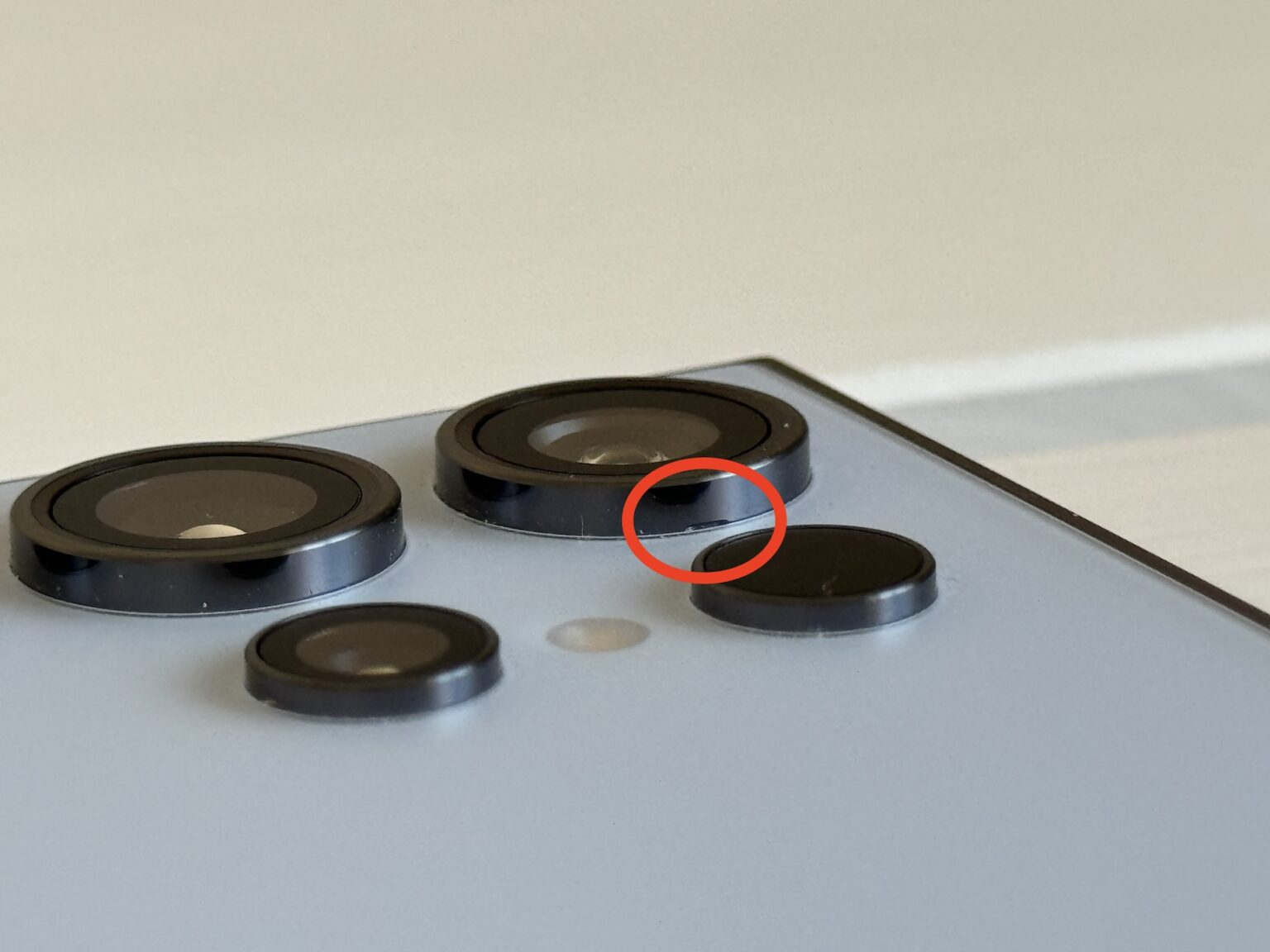 Galaxy S24 Ultra おそらく知らないかもしれないが、隠しマイクが搭載されている。彼を見つけることができますか ...