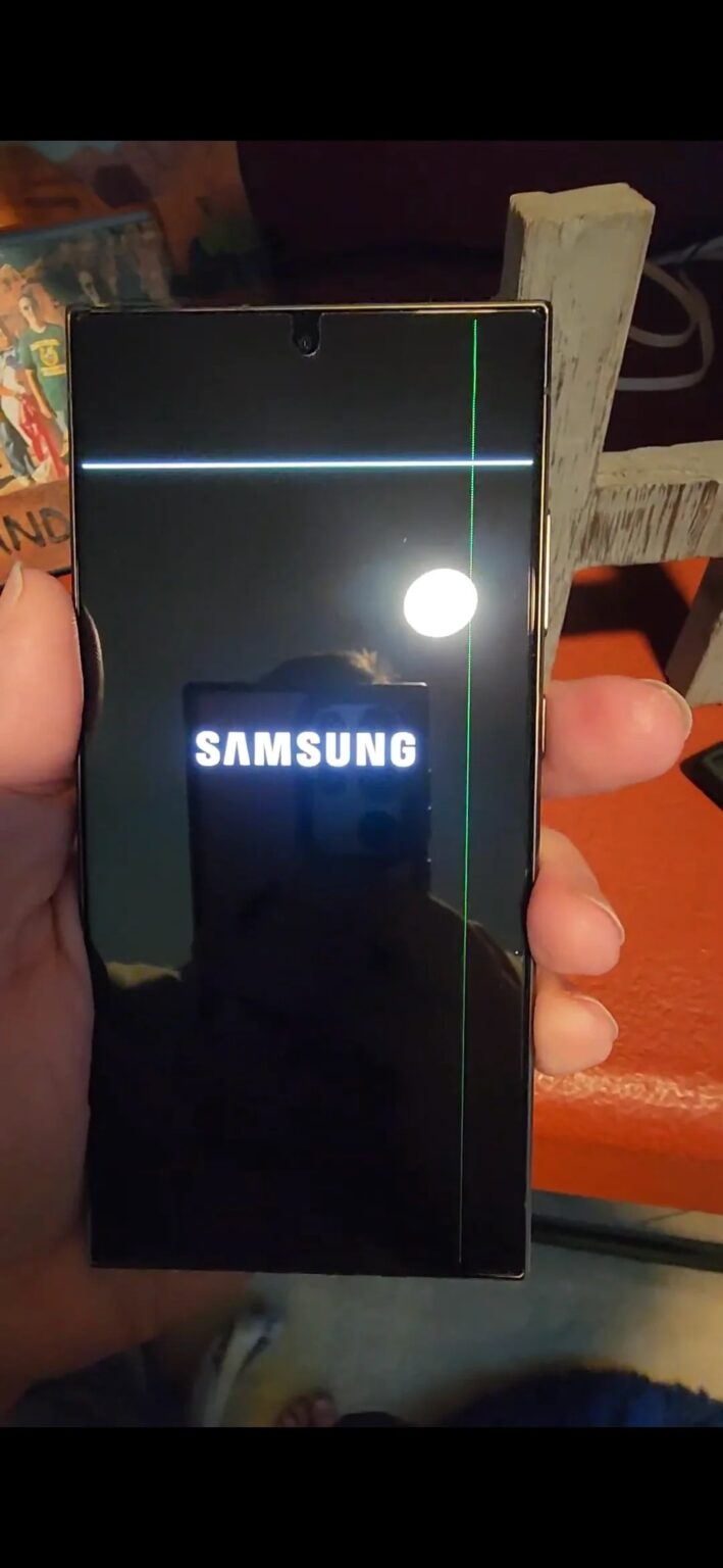 Samsungのスマートフォンを画面上の緑の線から守る方法 – Samsung Magazine