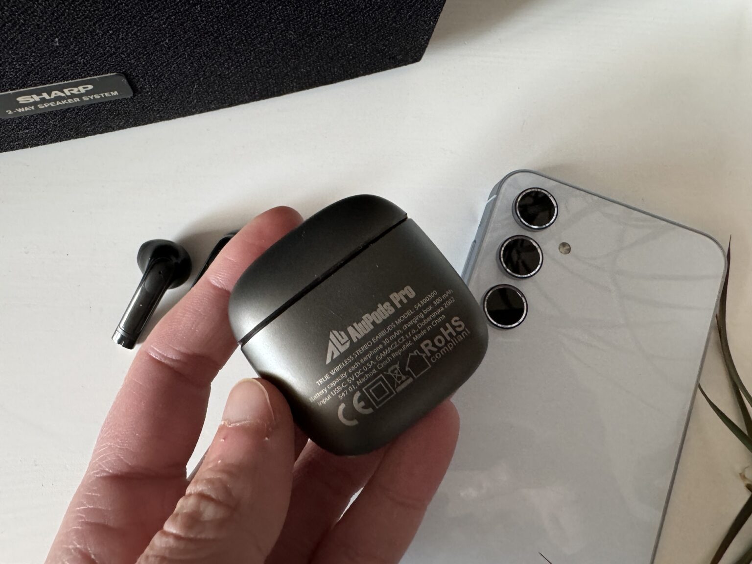 Recenze TWS sluchátek Swissten AluPods Pro: Hliník, dlouhá výdrž a ...