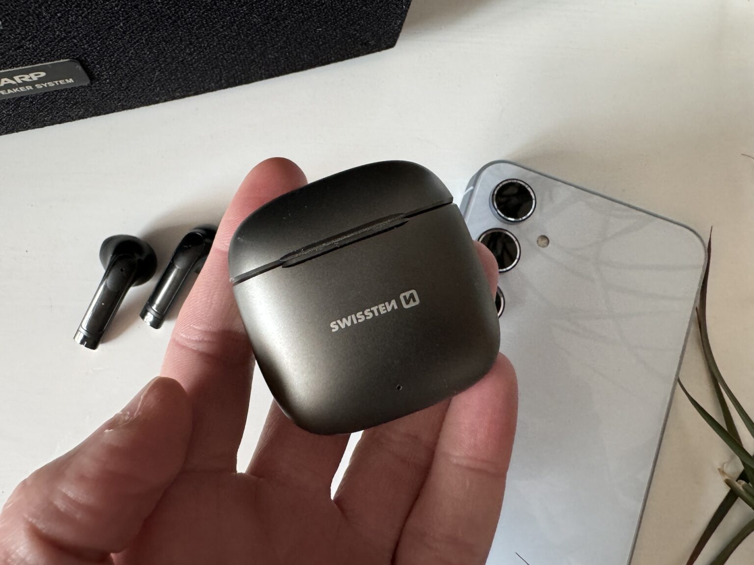 Recenze TWS sluchátek Swissten AluPods Pro: Hliník, dlouhá výdrž a ...