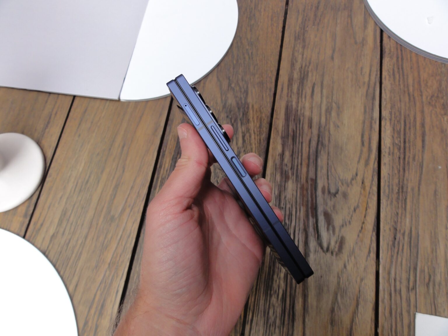 完整比较： Galaxy Z Fold6 与 Z Fold5 - Samsung Magazine