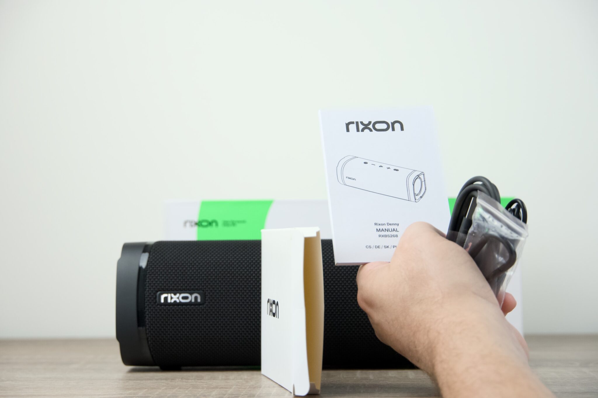 Ulasan: Rixon Denny portabel yang kaya suara Bluetooth speaker untuk ...