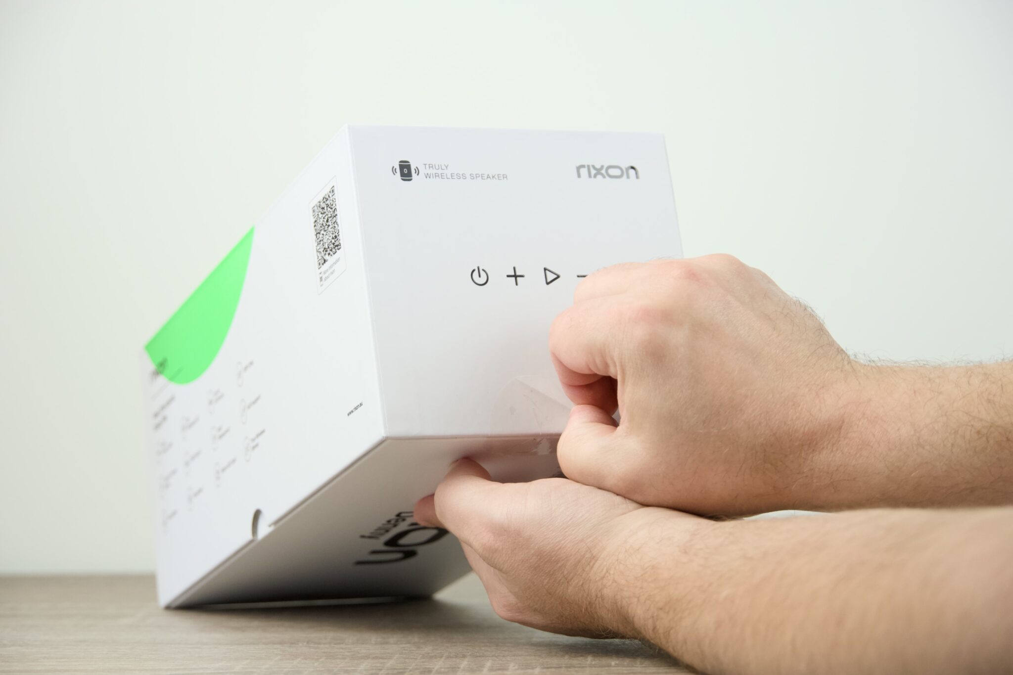 리뷰: 릭슨 데니 사운드리치 포터블 Bluetooth 선반과 이동 중에 사용할 수 있는 스피커 – Samsung Magazine