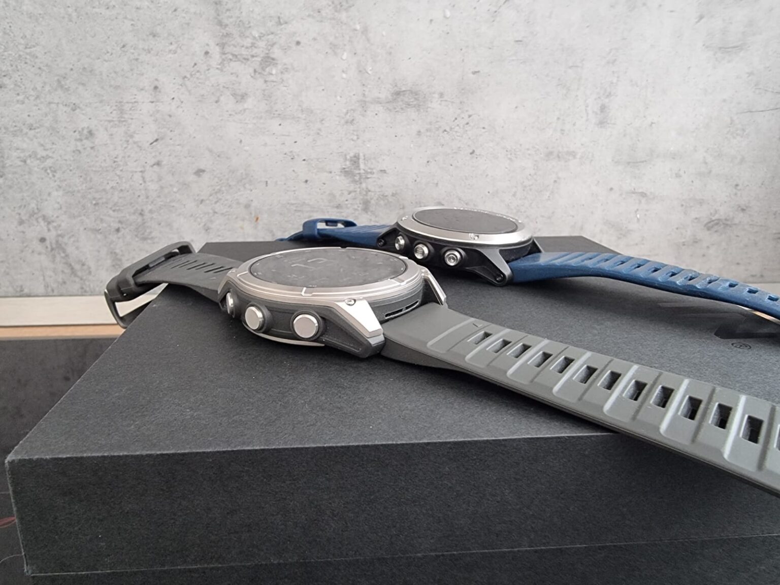 Garmin Fenix 3 vs. Gamin Fenix 8: Look at the 9 years of difference ...