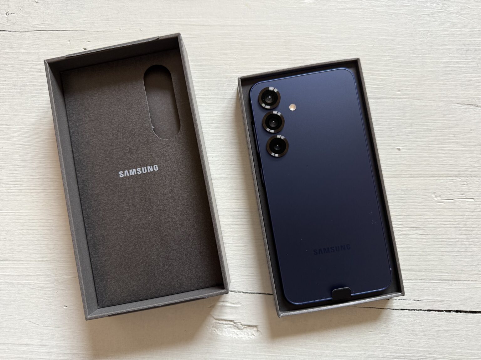 Check out ours Galaxy S25 Unboxing. We also have a unique Samsung cover ...