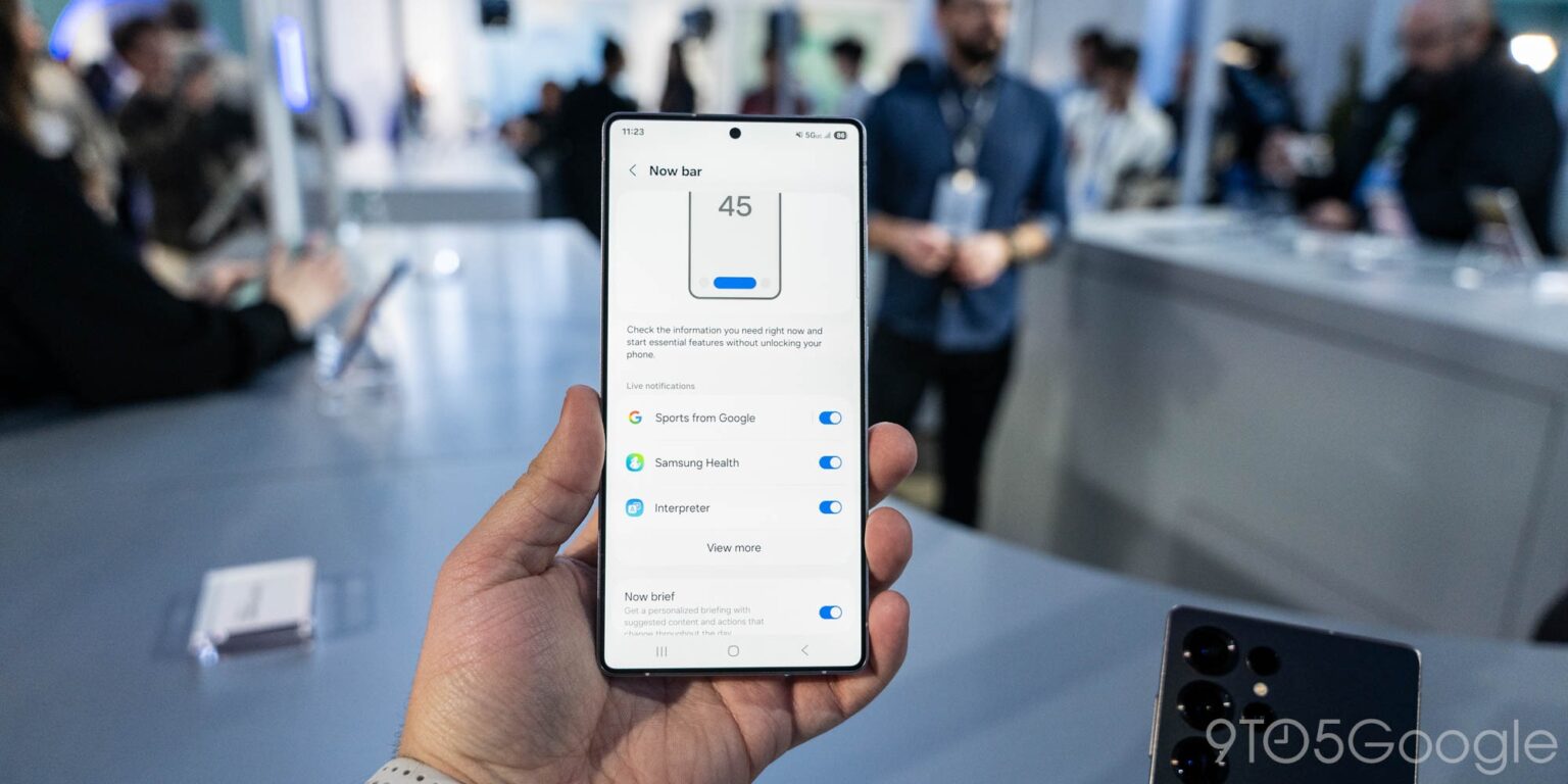 In the status bar One UI 7 is missing even the icon Bluetooth and alarm ...