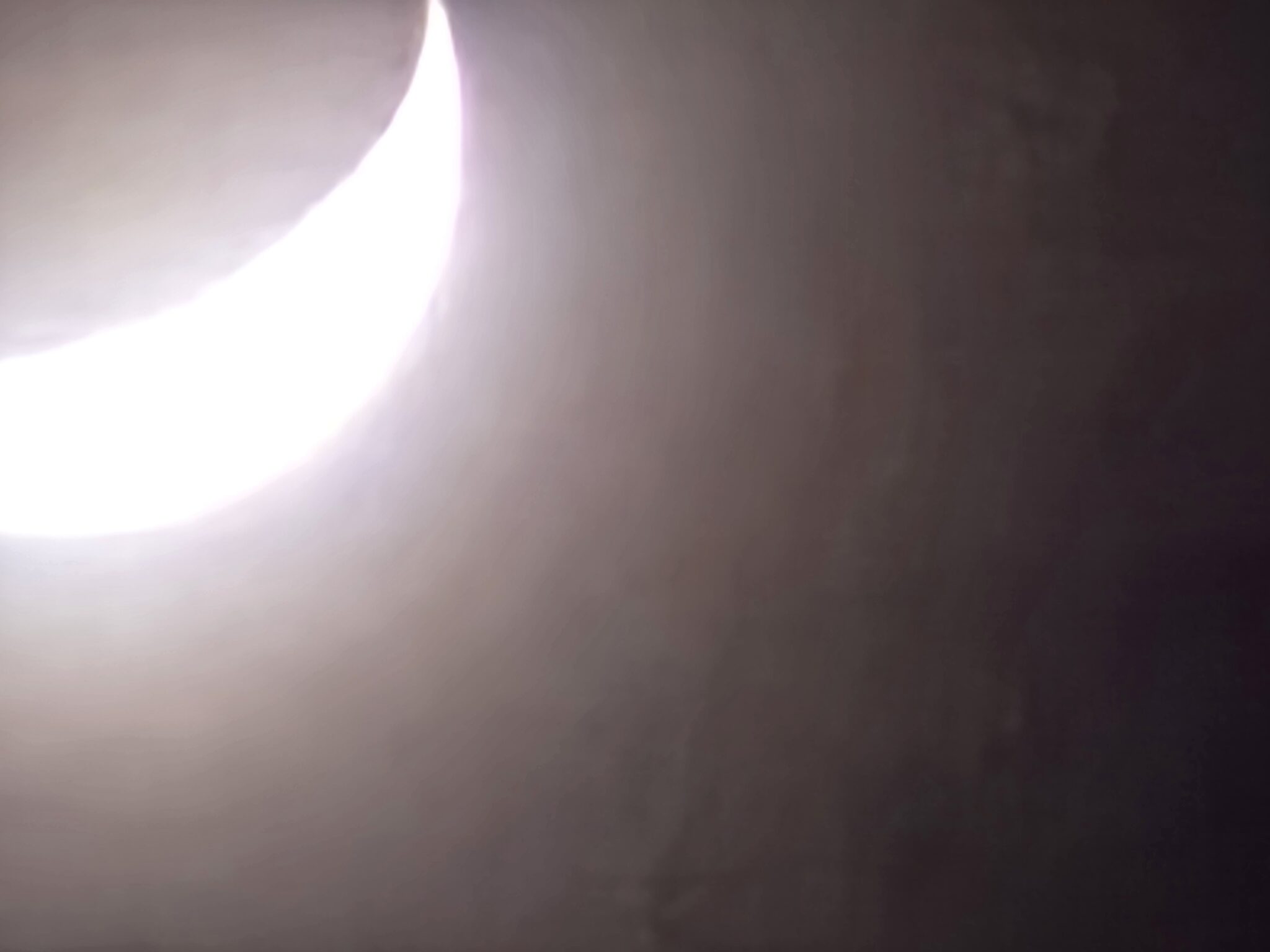 See how Galaxy S25 Ultra takes pictures of the Moon. It's not that easy ...