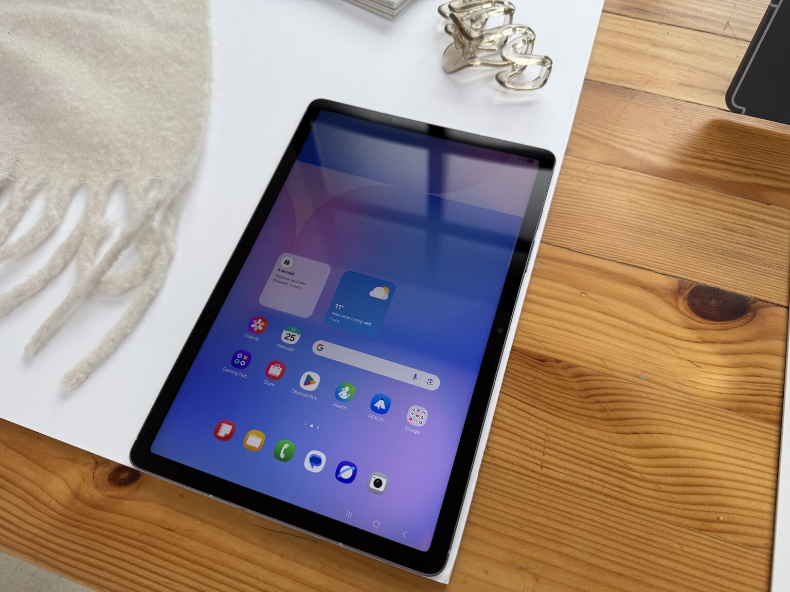 三星介绍 Galaxy Tab S10 FE 和 Tab S10 FE+。显示屏更大，但只有一个摄像头—— Samsung Magazine