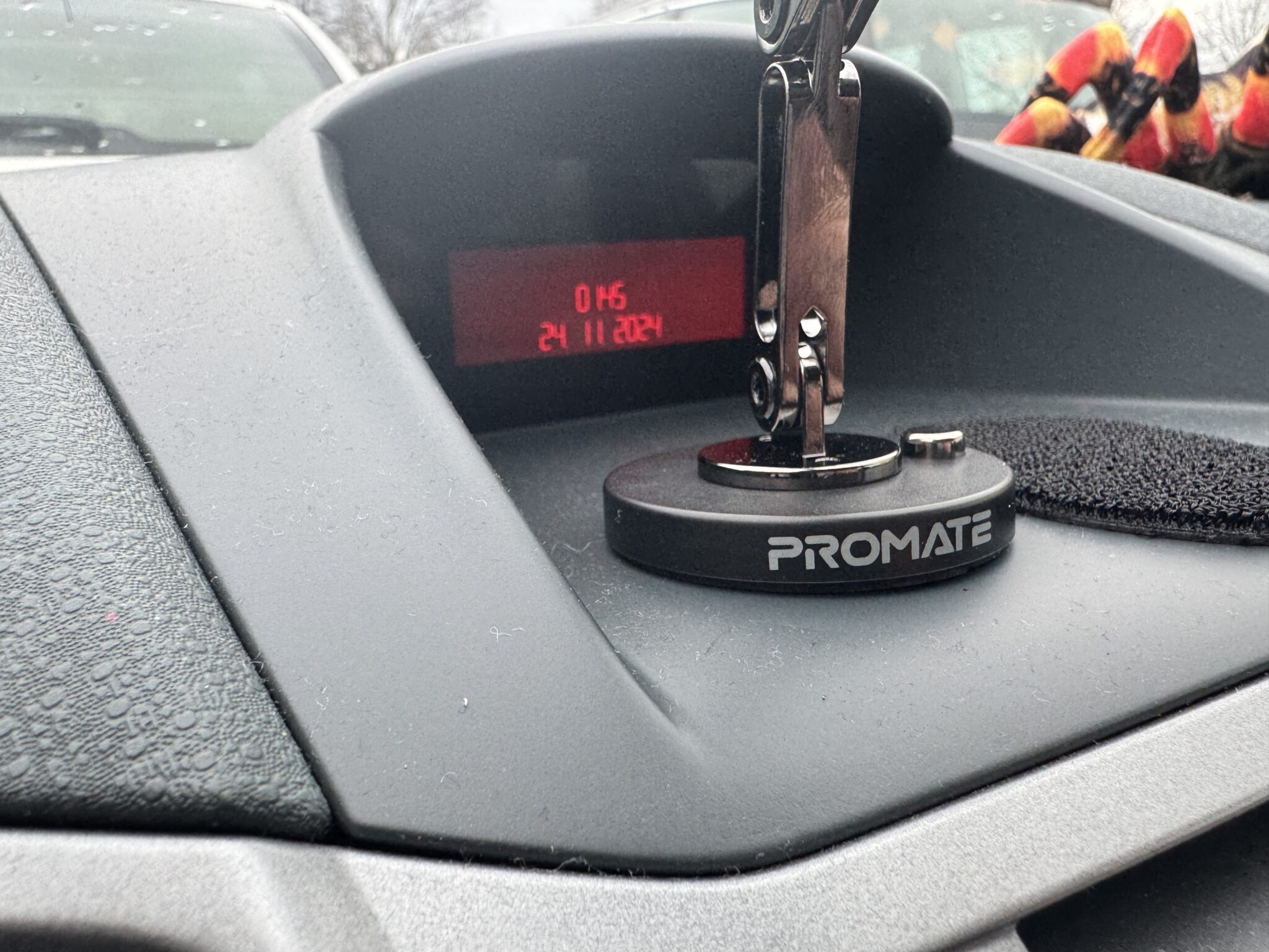 PROMATE Magnus-Qi 車載充電ホルダーレビュー – Samsung Magazine