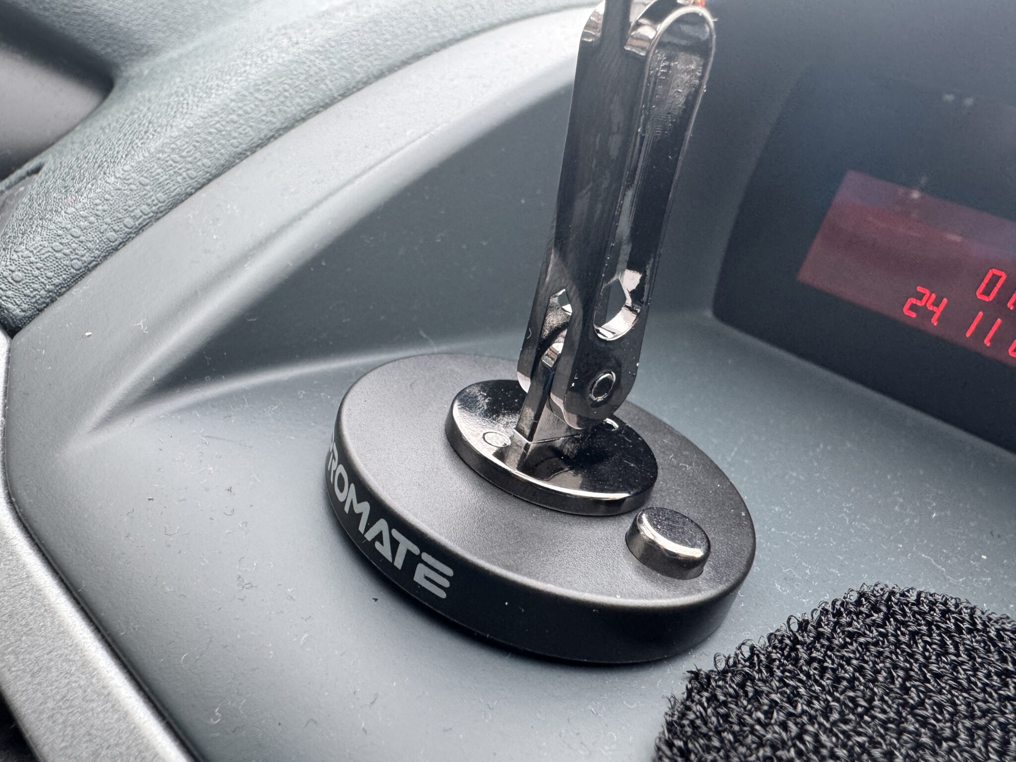 PROMATE Magnus-Qi Car Charging Holder Review – Samsung Magazine