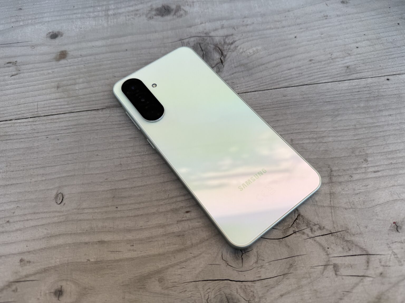 Galaxy A37 官方已确认。一个重要的数据库揭示了他哪些不为人知的秘密？ Samsung Magazine