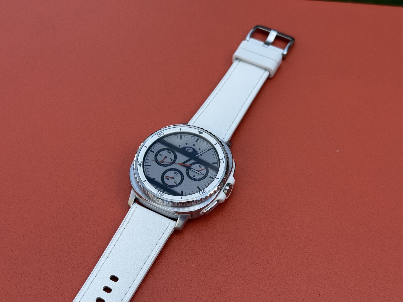 당신은 기다리고 있습니다 Galaxy Watch9 클래식? 안 좋은 소식이지만, 논리적인 소식이 있습니다. Samsung ...