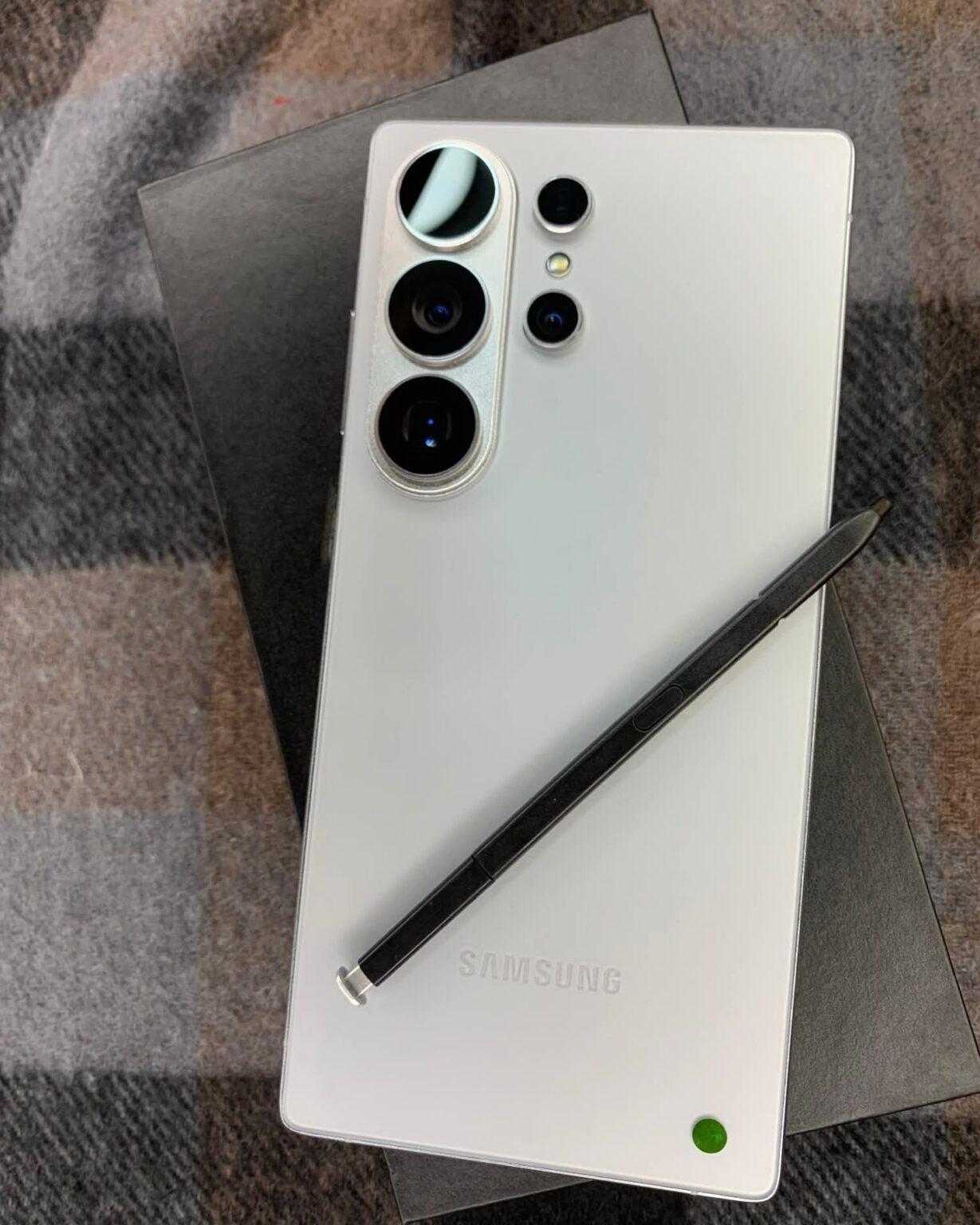 三星证实 Galaxy S26 开箱。二月即将到来—— Samsung Magazine