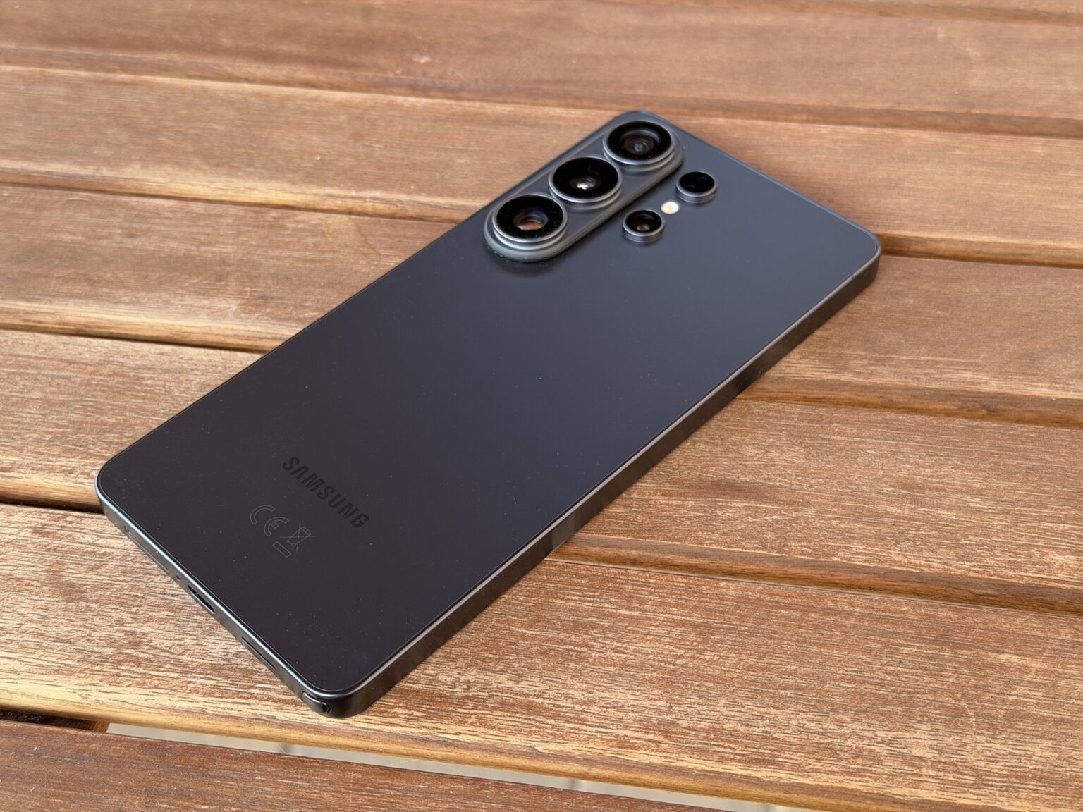 Samsung upočasni, da bi zmagal: Galaxy S28 Ultra lahko dobim zanimiv ...