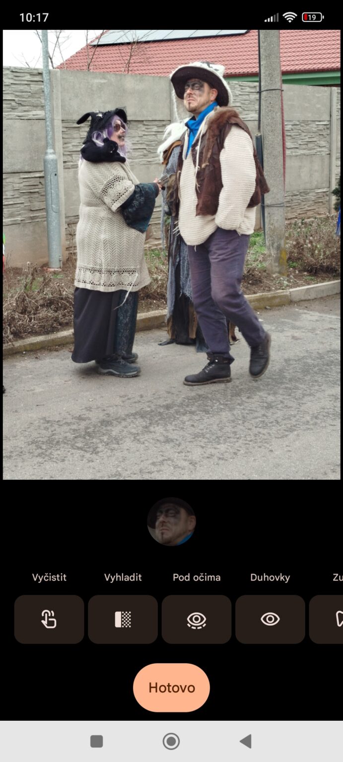 Zahoďte Photoshop: Fotky Google už umí profi retuše. Vyzkoušela jsem to ...